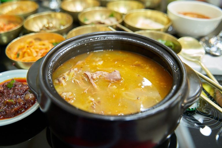 O que tenho no prato?! Comida estranha pelo mundo | Explorandar